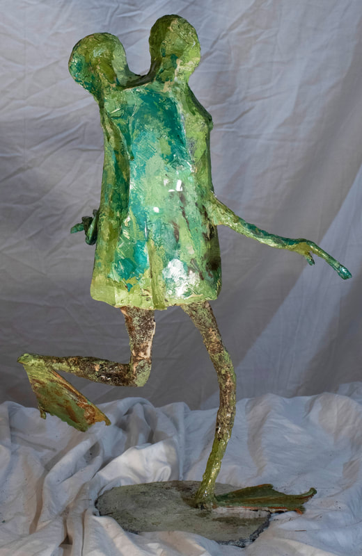 Shy Poser - BEAUTIFUL FROGS BY BEAU SMITH