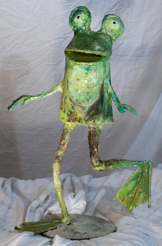 Shy Poser - BEAUTIFUL FROGS BY BEAU SMITH